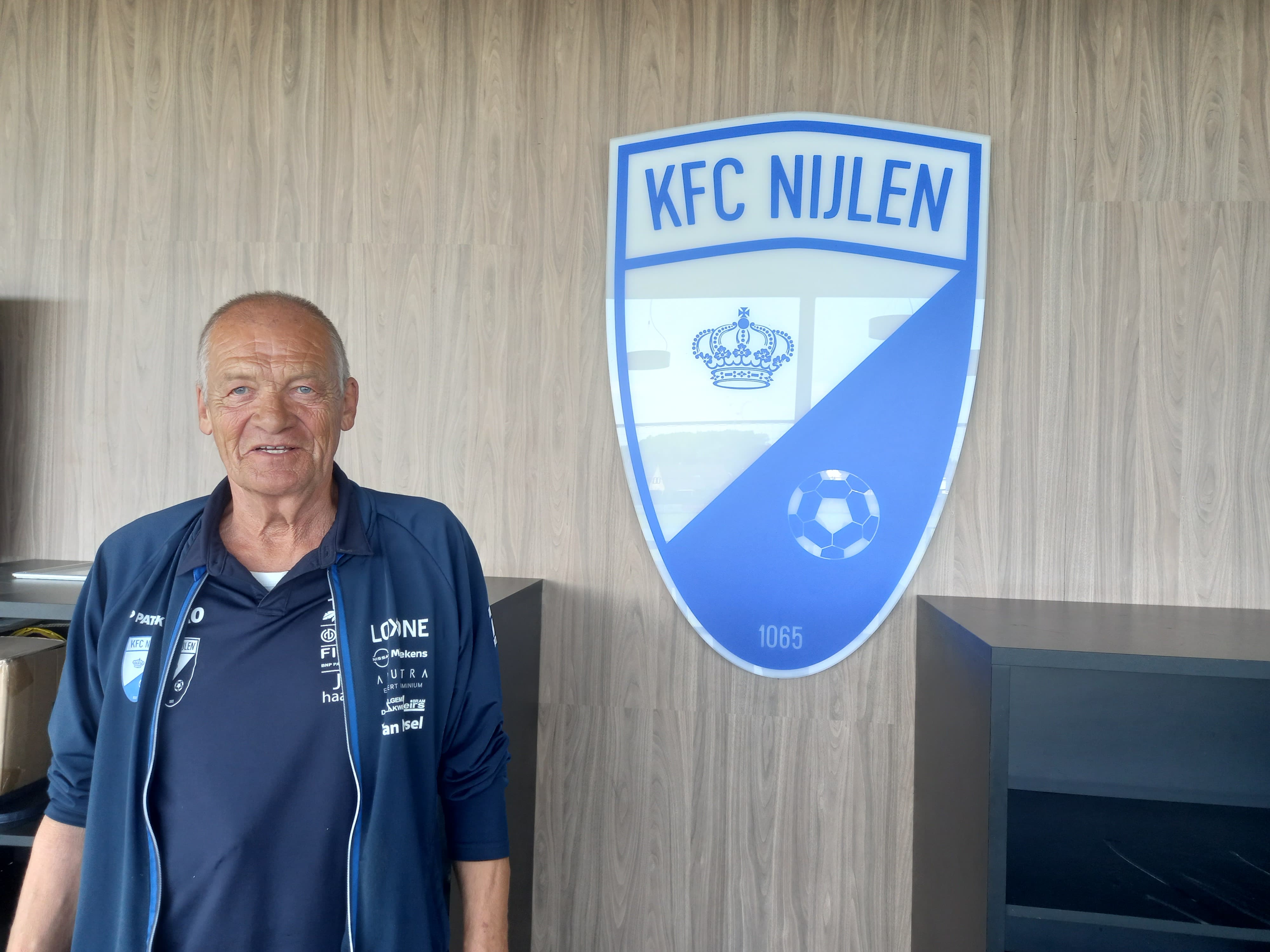 KFC Nijlen-vrijwilliger Marcel (73) is dé held van het jaar: “Een klein woordje doet veel, ook ...
